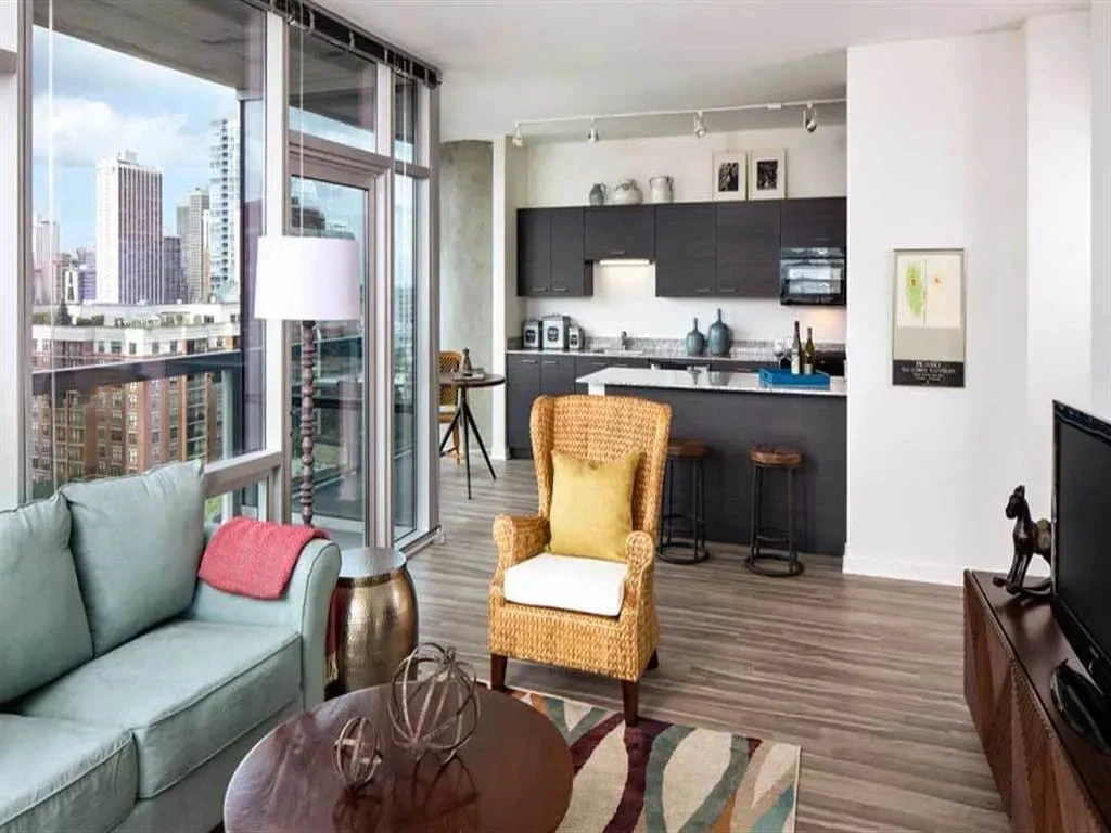 Eight O Five Apartments | AptAmigo