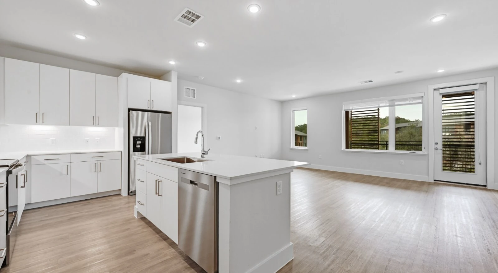 The Saint June Apartments | AptAmigo