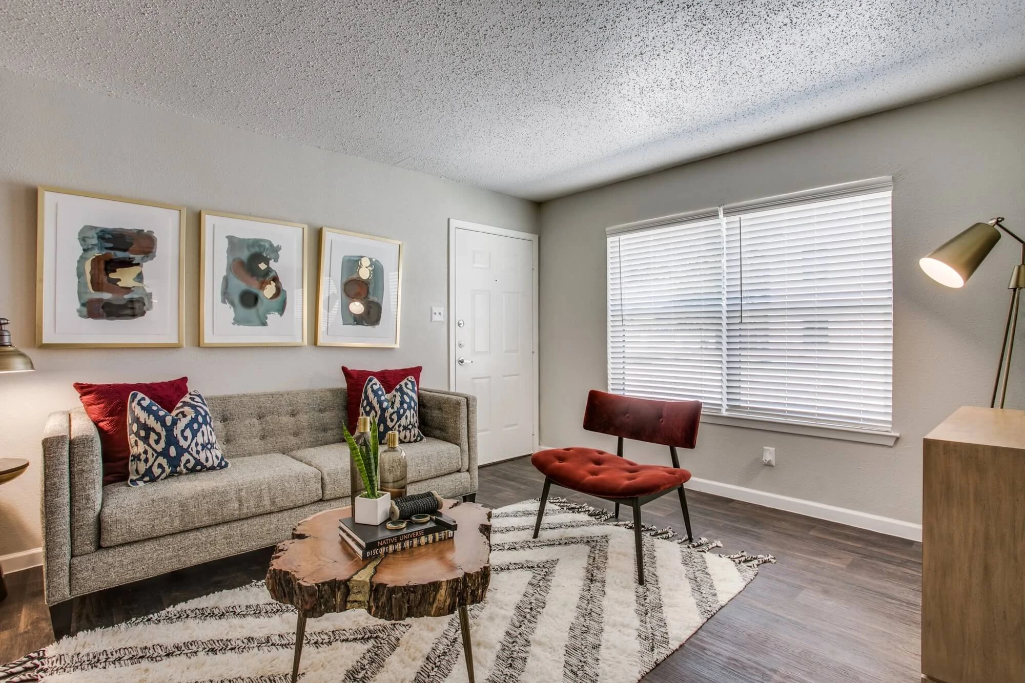 The Ruston, Dallas | Reviews & Apartments for Rent | AptAmigo